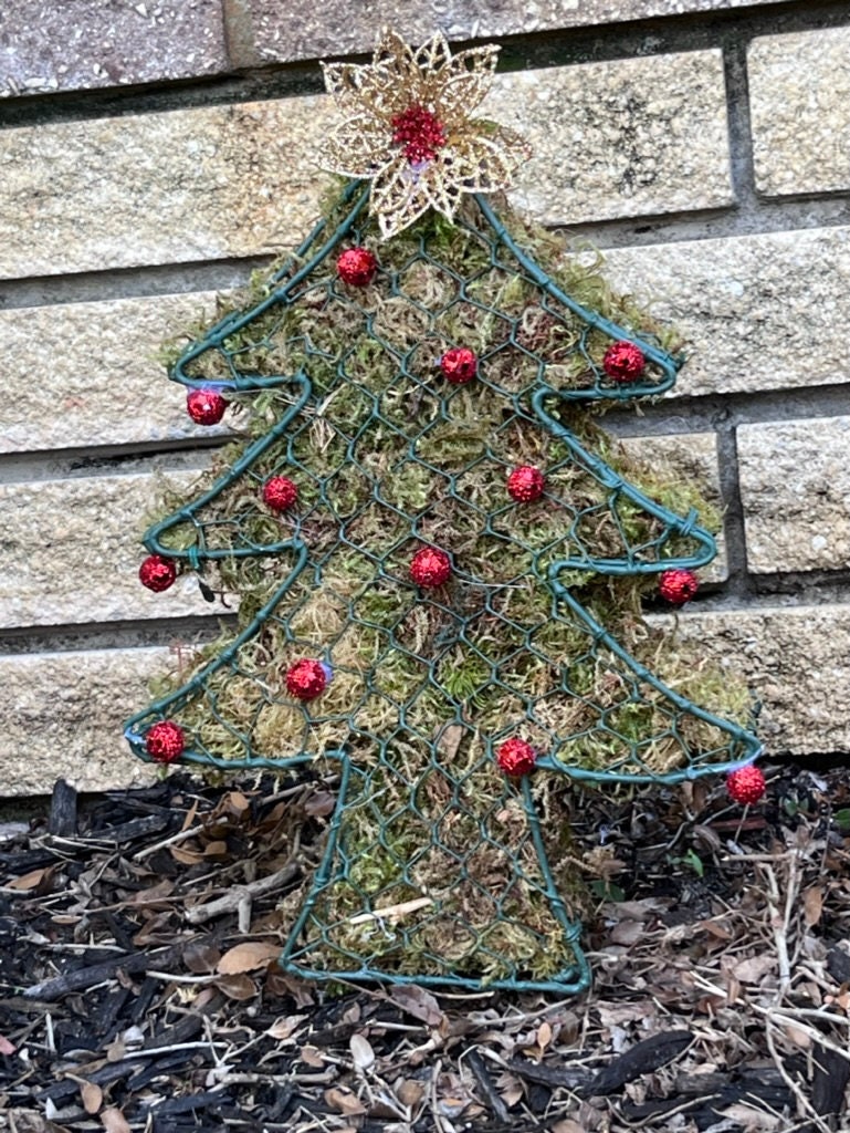 Christmas Tree Topiary, Topiary Art Frames, Moss Topiary, Wire Frame ...