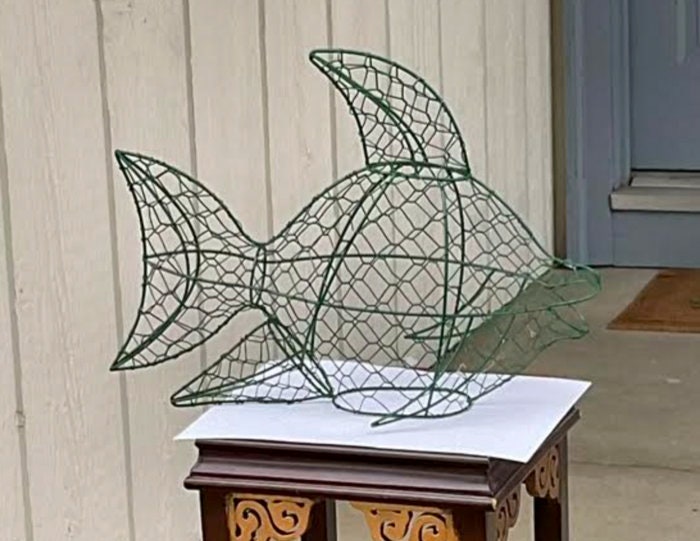 Angel Fish Topiary Frame, Small Animal Topiaries, Topiary Art Frame ...