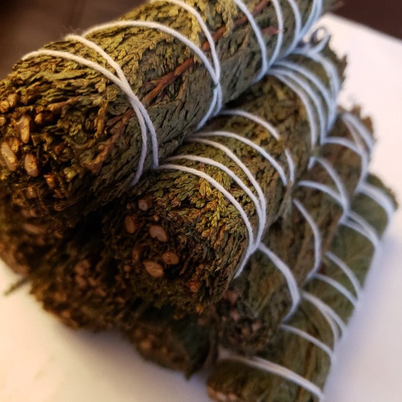 Cedar 4" Smudge Stick Bundle - Natural Space Cleansing - Etsy