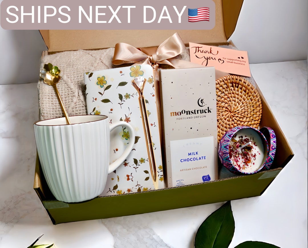 Self Care Gift Box, Cozy Blanket, Lavender Candle, Gourmet Chocolate - Etsy
