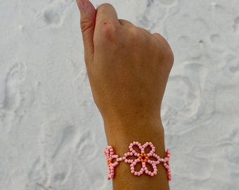 Dainty Beaded Daisy Necklace Custom Made Handcrafted Floral Jewelry - Etsy