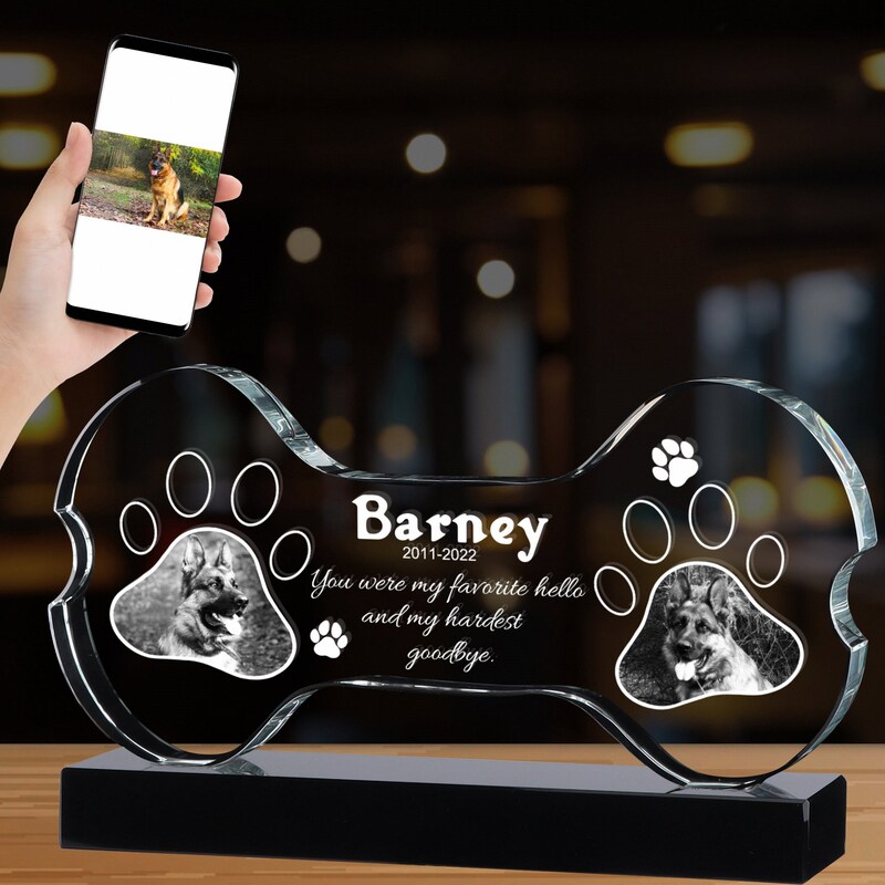Pet Memorial Gifts - 60+ Gift Ideas for 2025