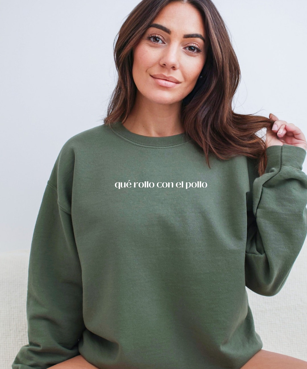 Que Rollo Con El Pollo Sweatshirt, Funny Spanish Saying Sweater, Regalo ...