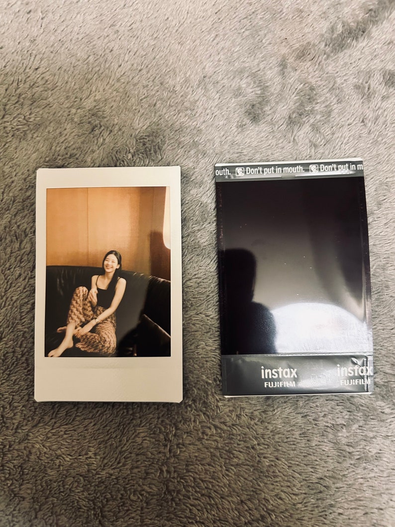 Unofficial ITZY Bias Girlfriend Material UNOFFICIAL Polaroids *read ...