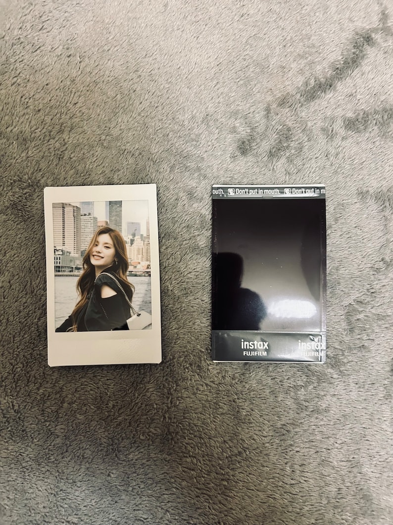 Unofficial ITZY Bias Girlfriend Material UNOFFICIAL Polaroids *read ...