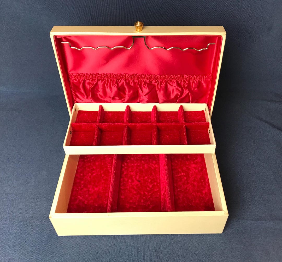 Vintage Lady Buxton Jewelry Box. Gorgeous Red Satin and Velvet Interior ...