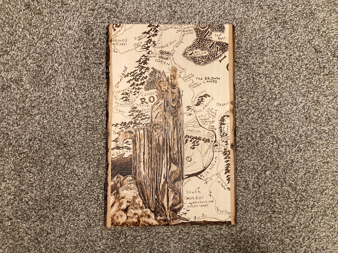 Argonath Isildurs Statue With the Map of Middle-earth as a - Etsy
