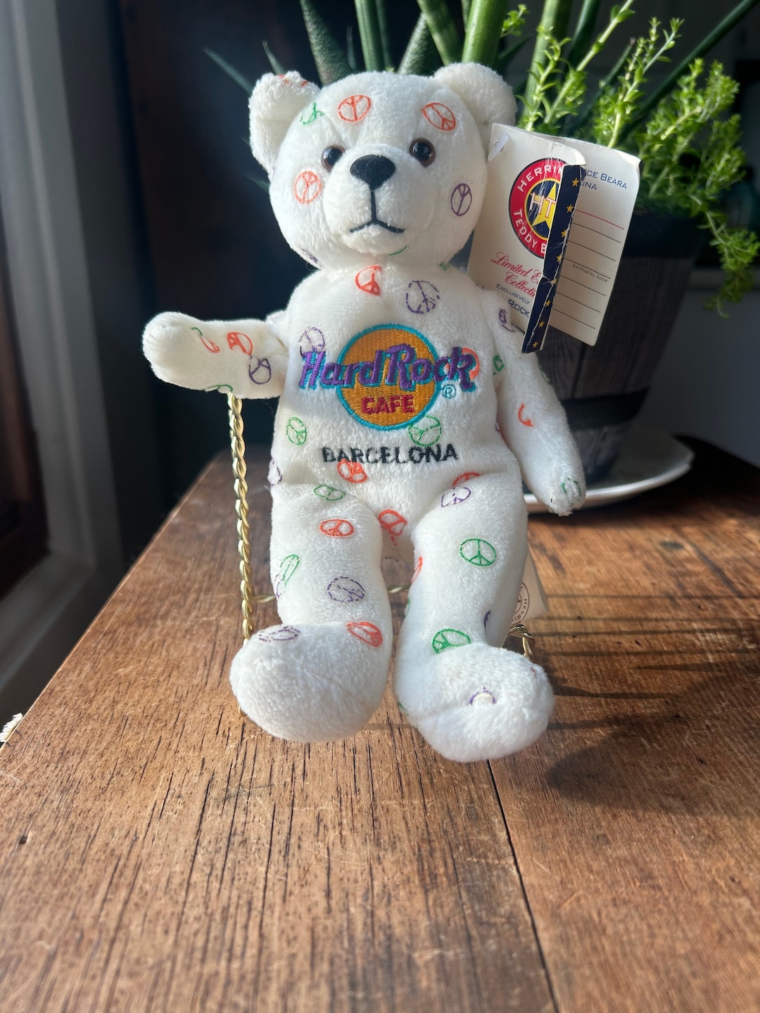 Hard Rock Cafe Barcelona, peace Bear Herrington Teddy Bears Collection ...