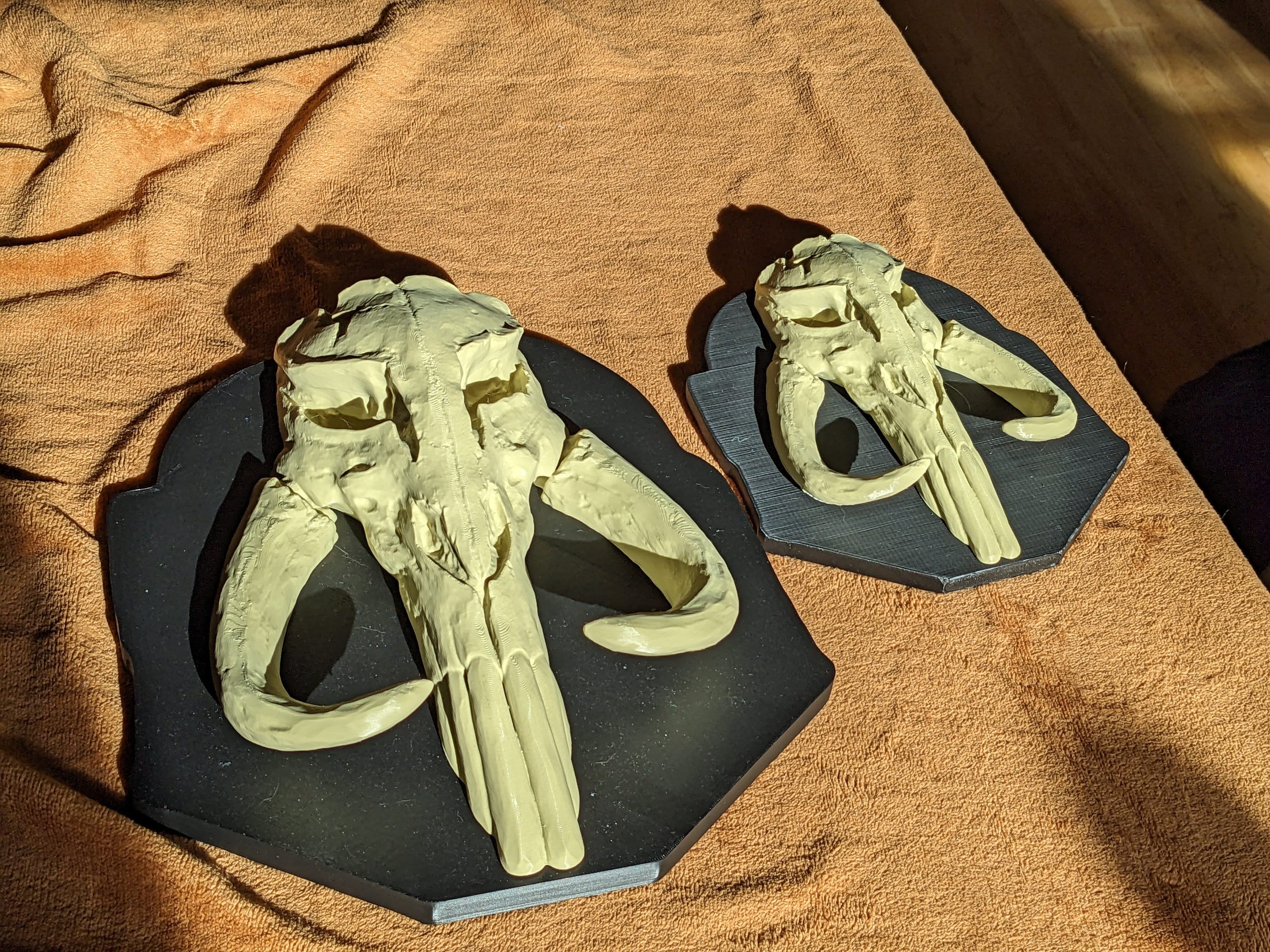 3D Printed Mythosaur Skull Plaque: A Mandalorian Treasure for Your Home ...