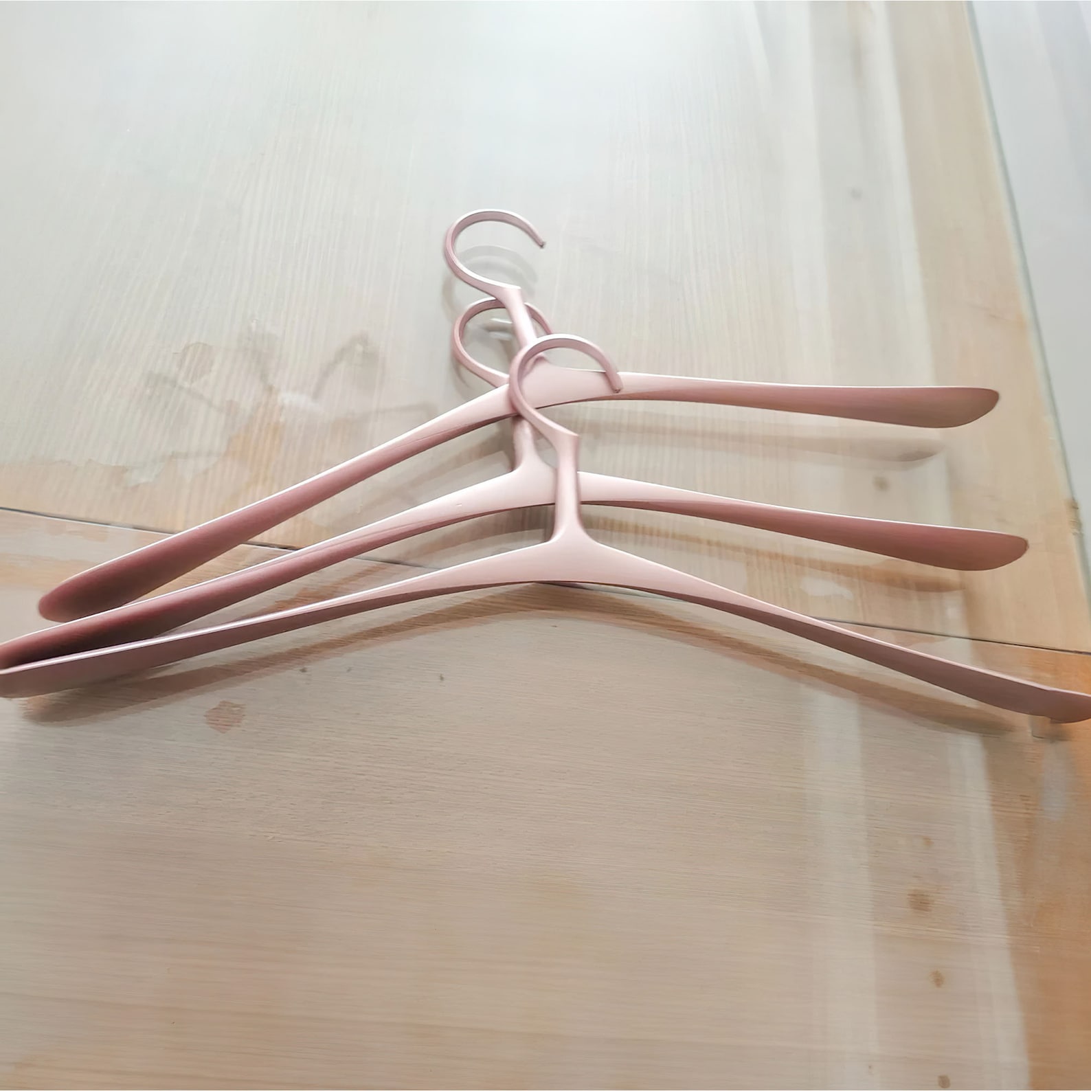 Aluminium Clothes Hangers ,smooth Matte Metal Coat Hangers , Wardrobe ...