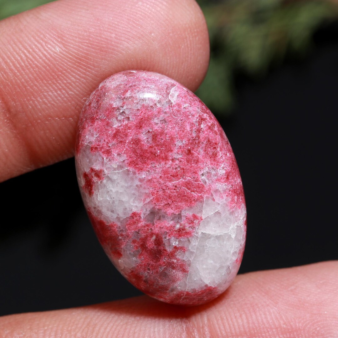 AAA Quality Thulite in Quartz Gemstone | Natural Thulite Size 26x16 MM ...