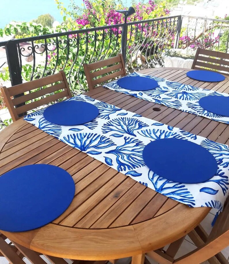 Nautical Triangle Table Runner With Tassels – White & Blue Coral ...
