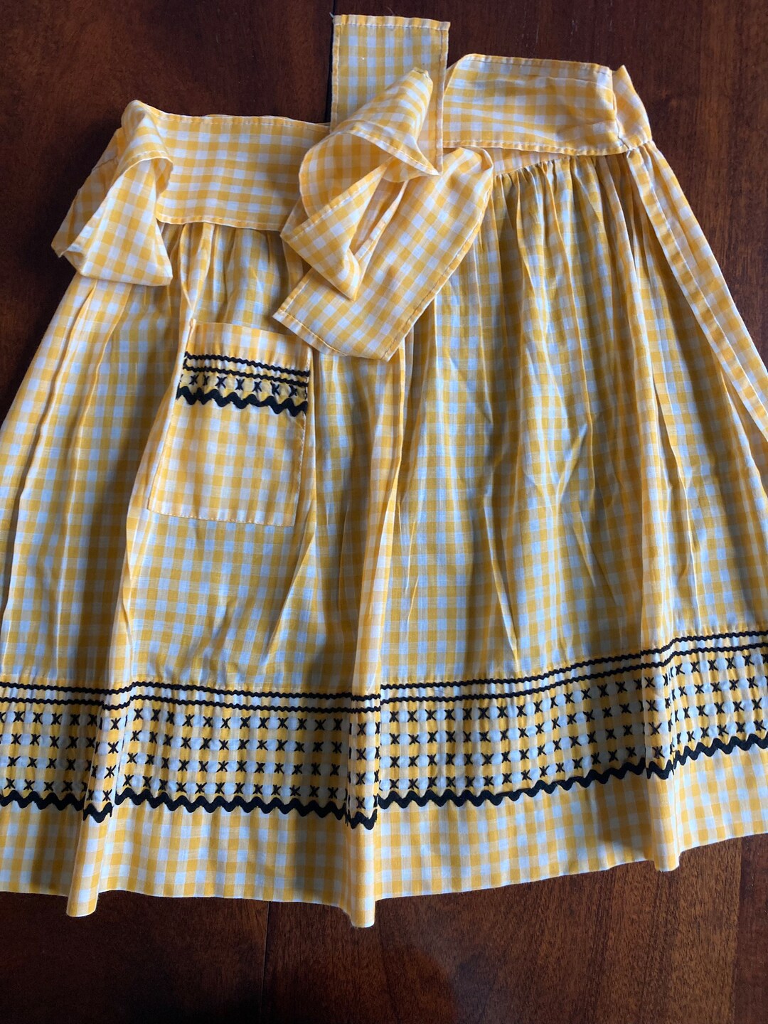 Vintage Gingham Half Apron / Cross-stitch and Ric-rac / Yellow and ...