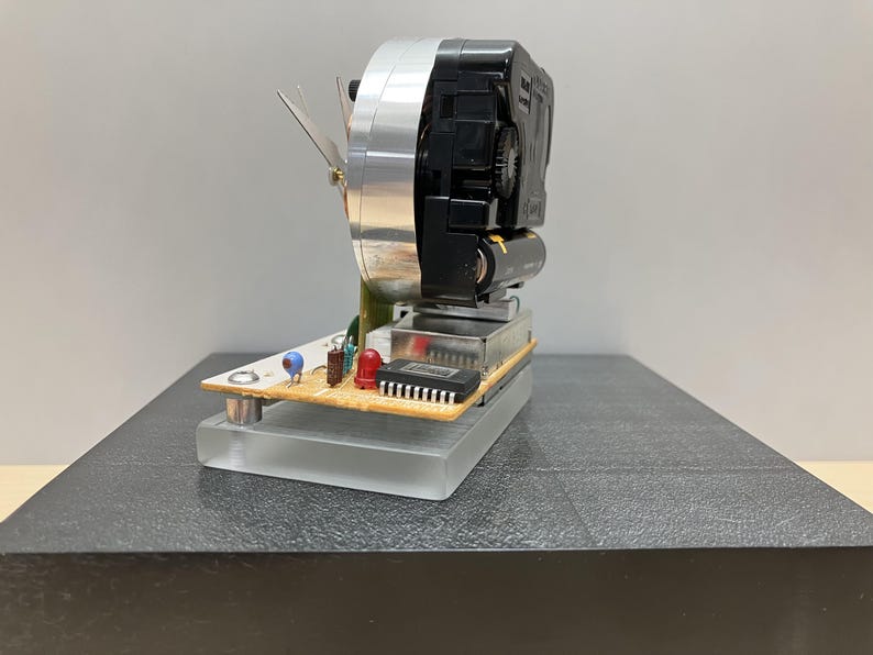 Vintage VCR Tape Head Desk Clock: Tech Gift for Engineer, IT ...