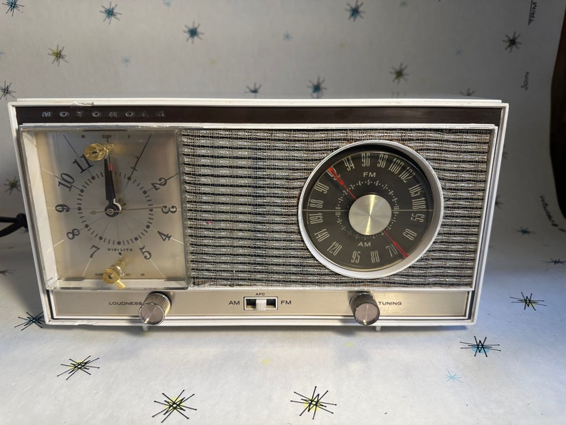 Vintage Motorola BC9BH - AM/FM - MCM - Restored With Panelescent Clock ...