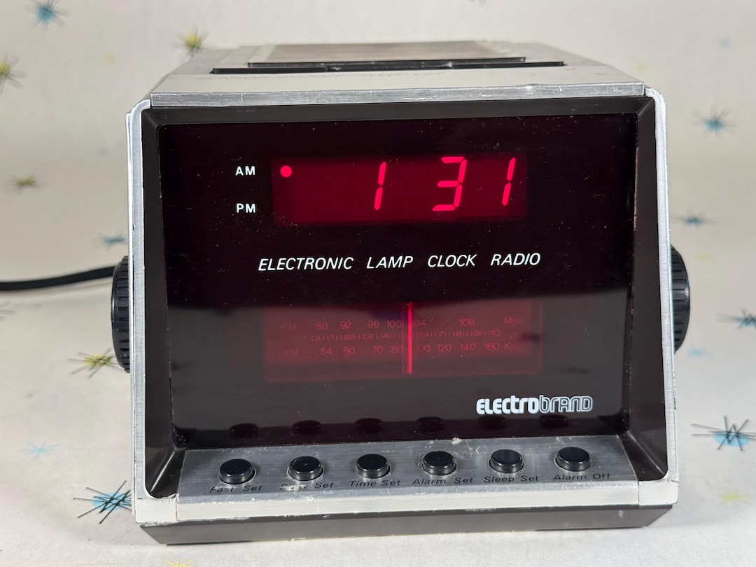 Vintage 80's Clock Radio With Extendable Reading Light - Etsy