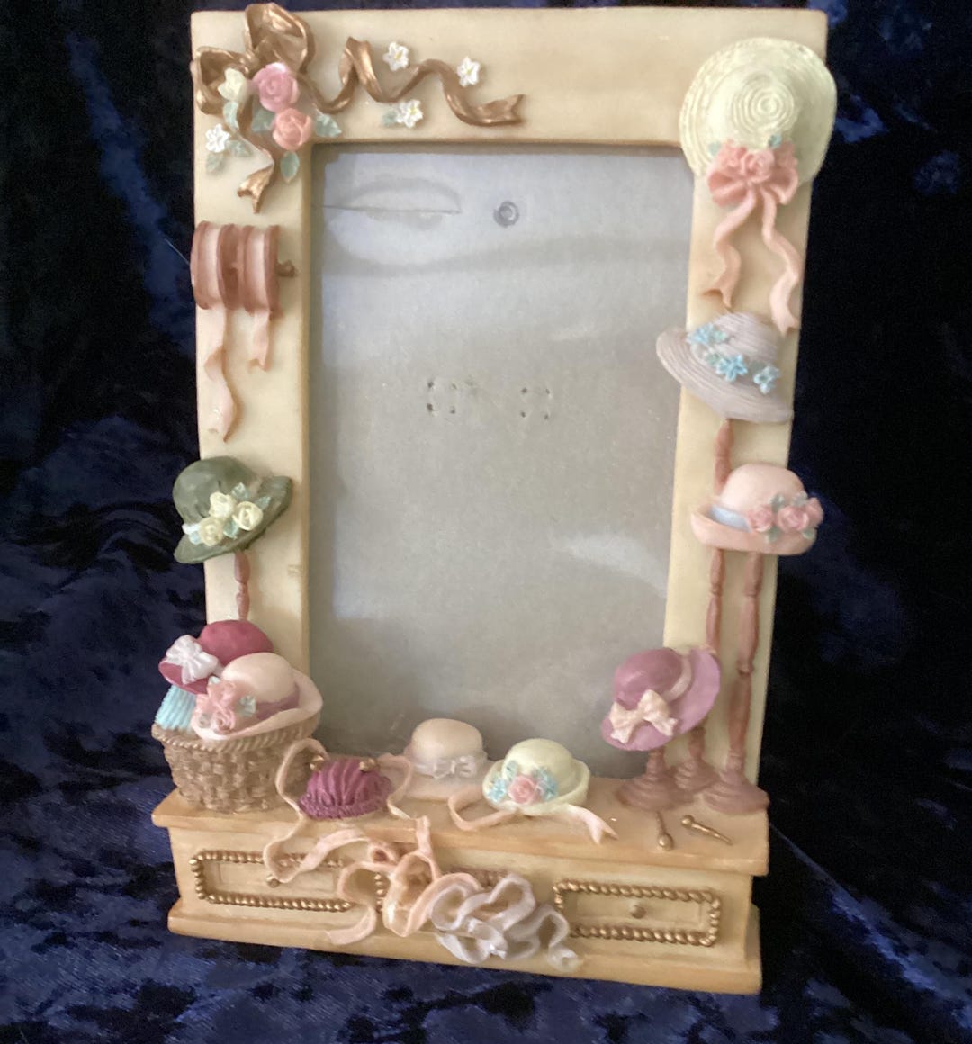 Vintage Resin Picture Frame - Etsy