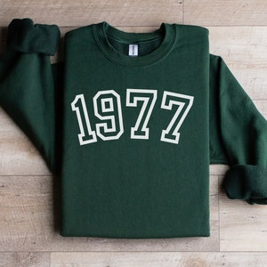 1977 Sweatshirt, 1977 Birthday Year Number Sweatshirt for Women, Born ...