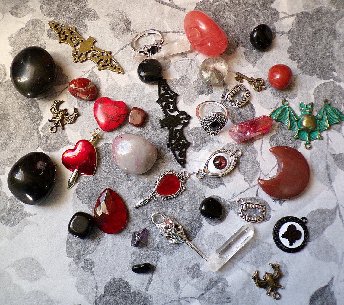 Vampire Treasure Scoop Surprise crystals, Crow Trinkets, Crowcore ...