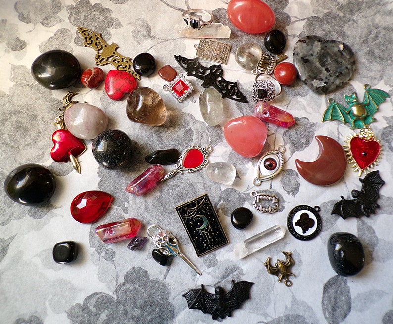 Vampire Treasure Scoop Surprise crystals, Crow Trinkets, Crowcore ...