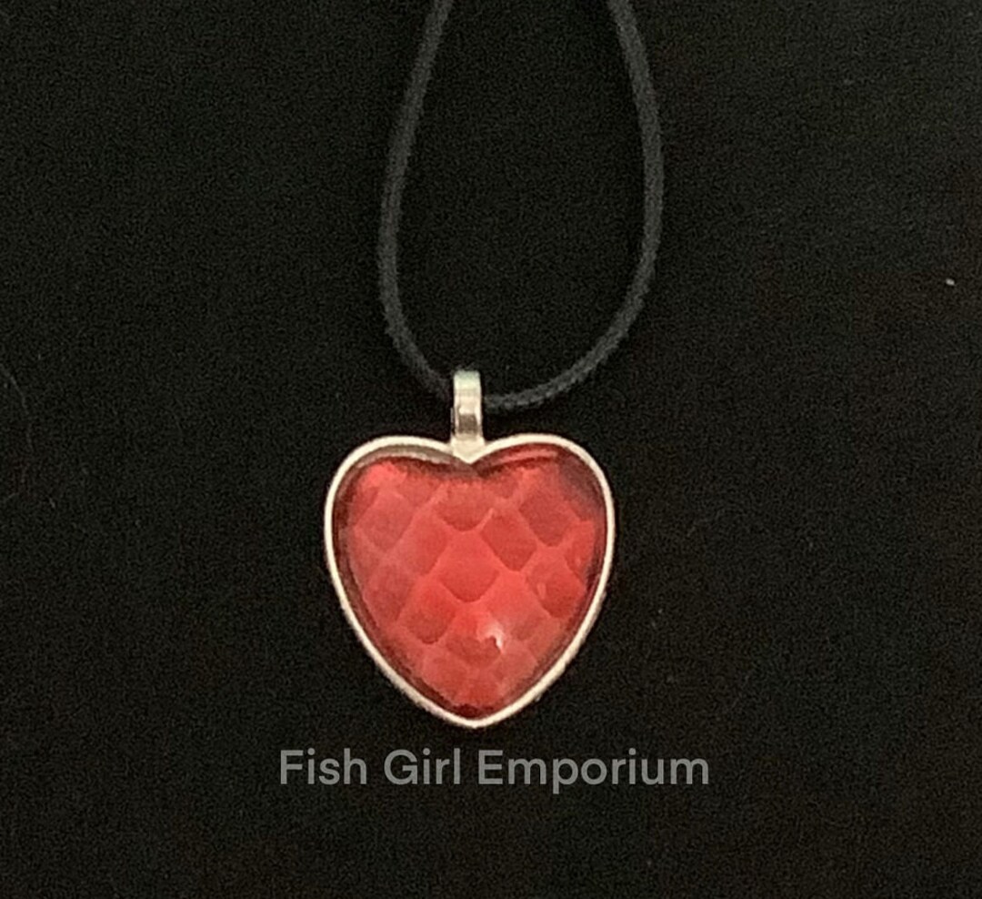 Red Heart Snake Skin Necklace - Etsy
