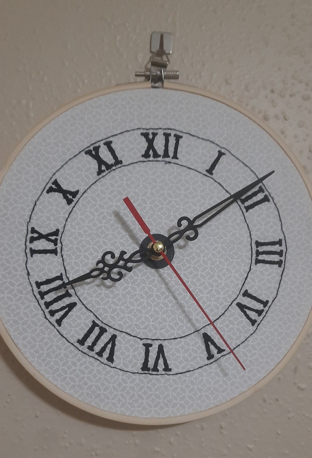Vintage-style Embroidery Hoop Clock: Custom Wall Art - Etsy
