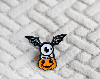 Grim Reaper Skeleton Halloween Enamel Pins, Trick or Treat Skeleton ...