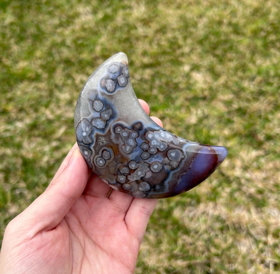 Beautiful Blue Flower Agate Moon Crystal Carving, Quartz Crystal Moon ...