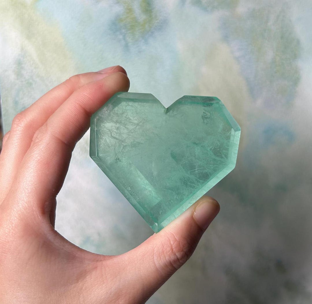 Baja Blast Teal Blue Fluorite Heart Crystal Carving, Cute Fluorite ...