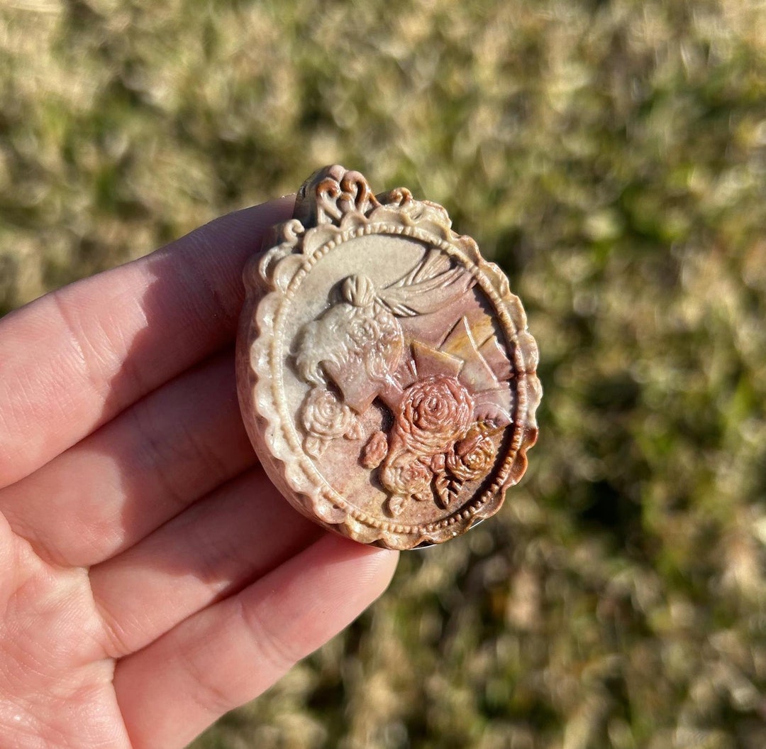 Sailor Moon Alashan Agate Crystal Carving, Multicolor Agate Crystal ...