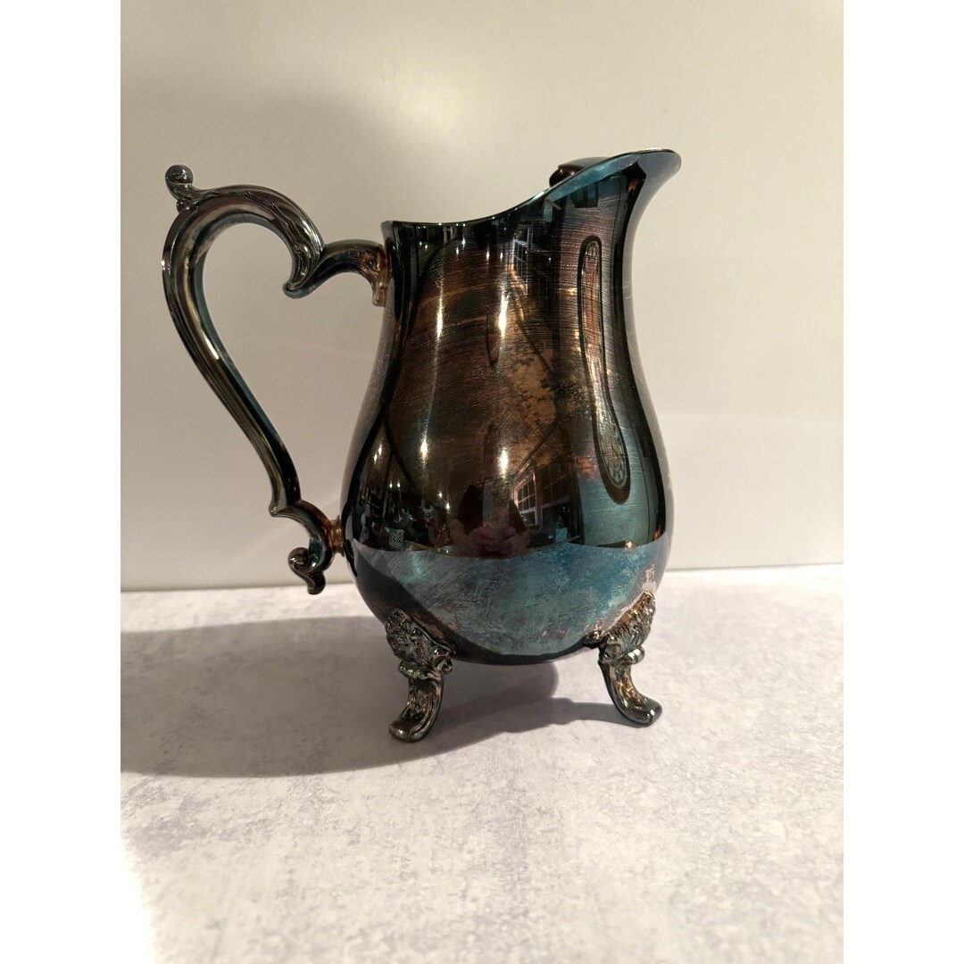Vintage Oneida Silverplate Ice Water Pitcher With Ice Lip – Ornate Feet ...