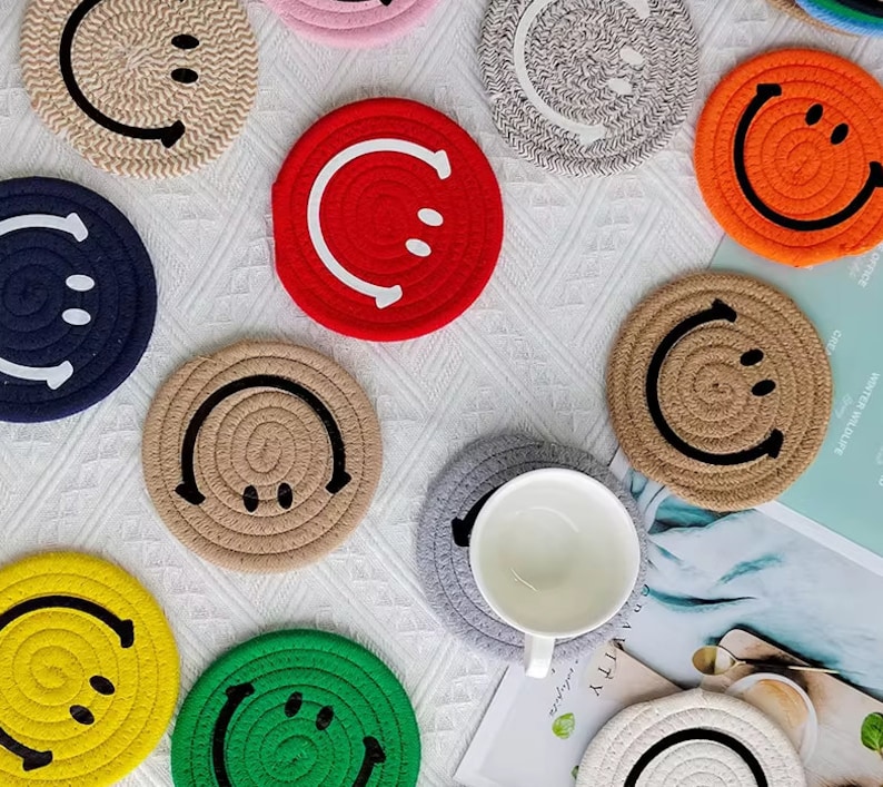 Smiling Face Round Mat Woven Ramie Placemats Anti Slip Dining Table ...