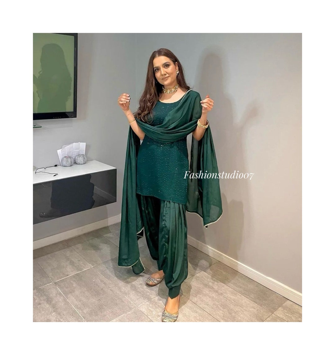 Traditional Mehendi Outfit for Women Salwar Kameez With Dupatta Set ...