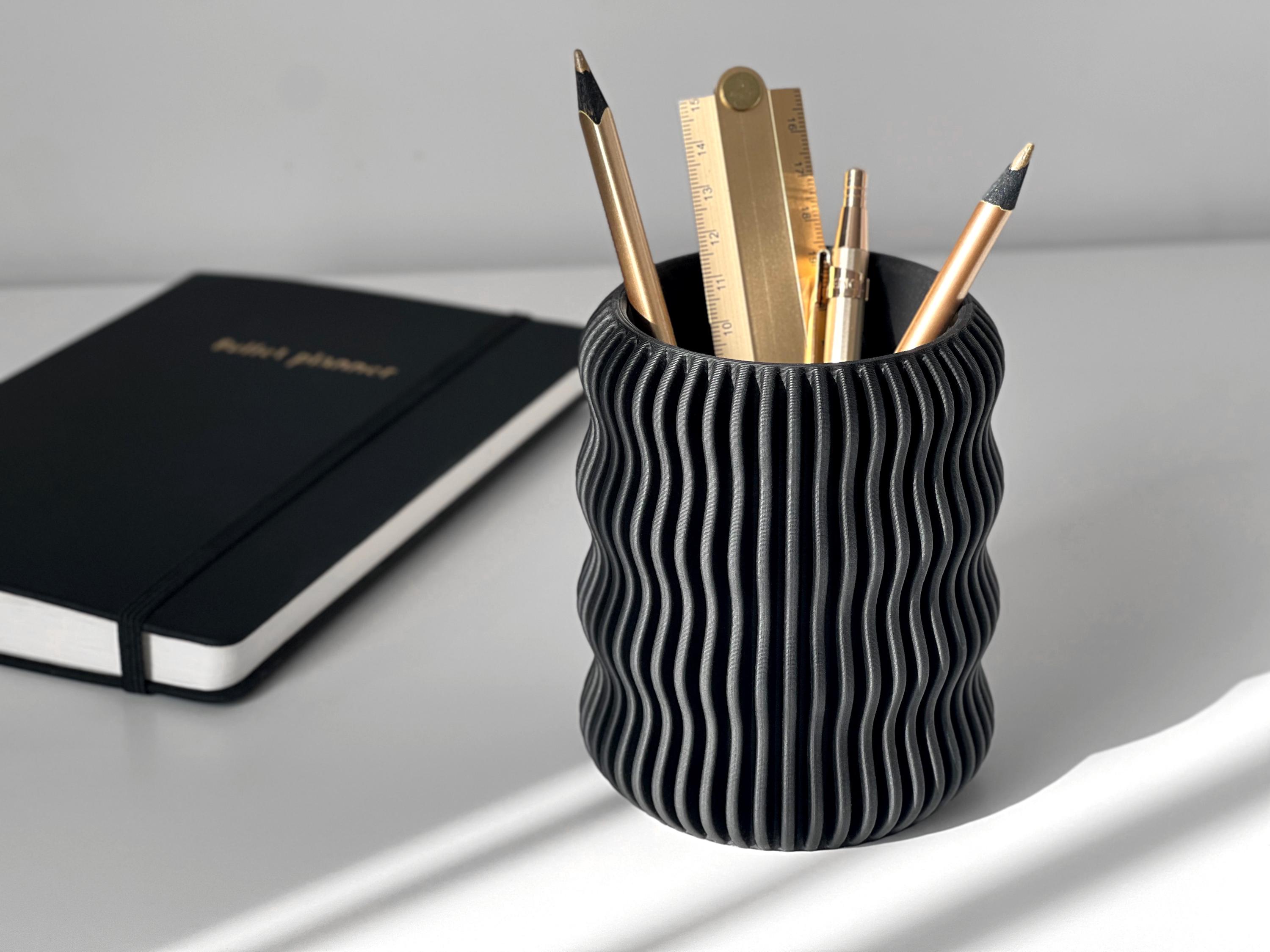 Black Wavy Pen Holder for Desk | 3D Printed Makeup Brush Holder for ...