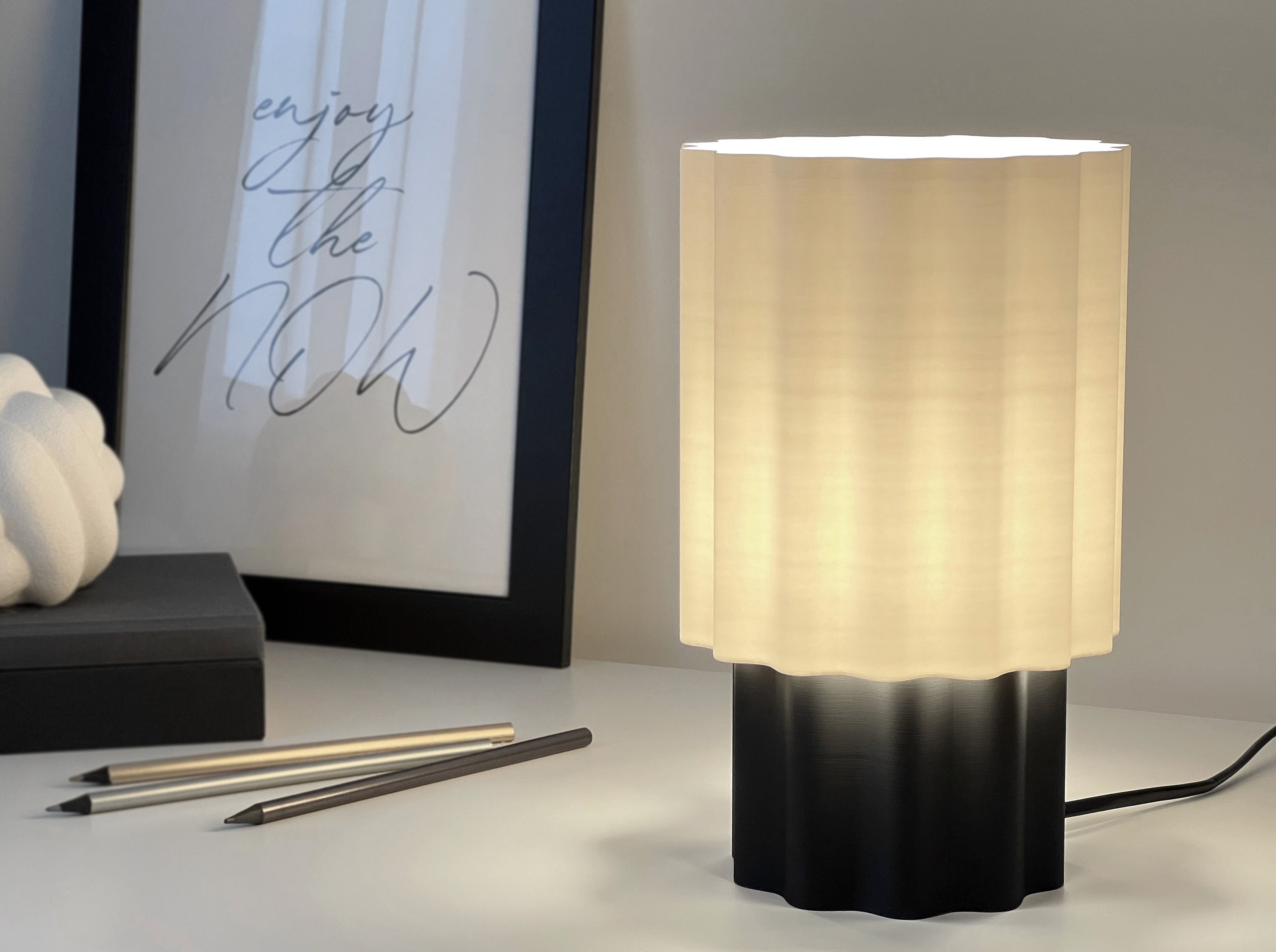 Modern Wavy Table Lamp ONDO 3D Printed Eco-friendly Desk Lamp Aesthetic ...
