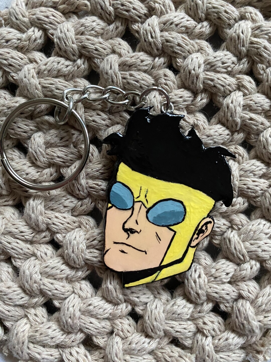 Porte-clés Invincible En Argile - Etsy