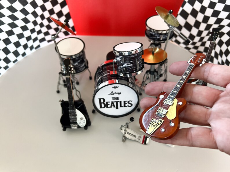 Miniature Beatles Ringo Starr Drum Set With Guitars 1:12 Scale ...