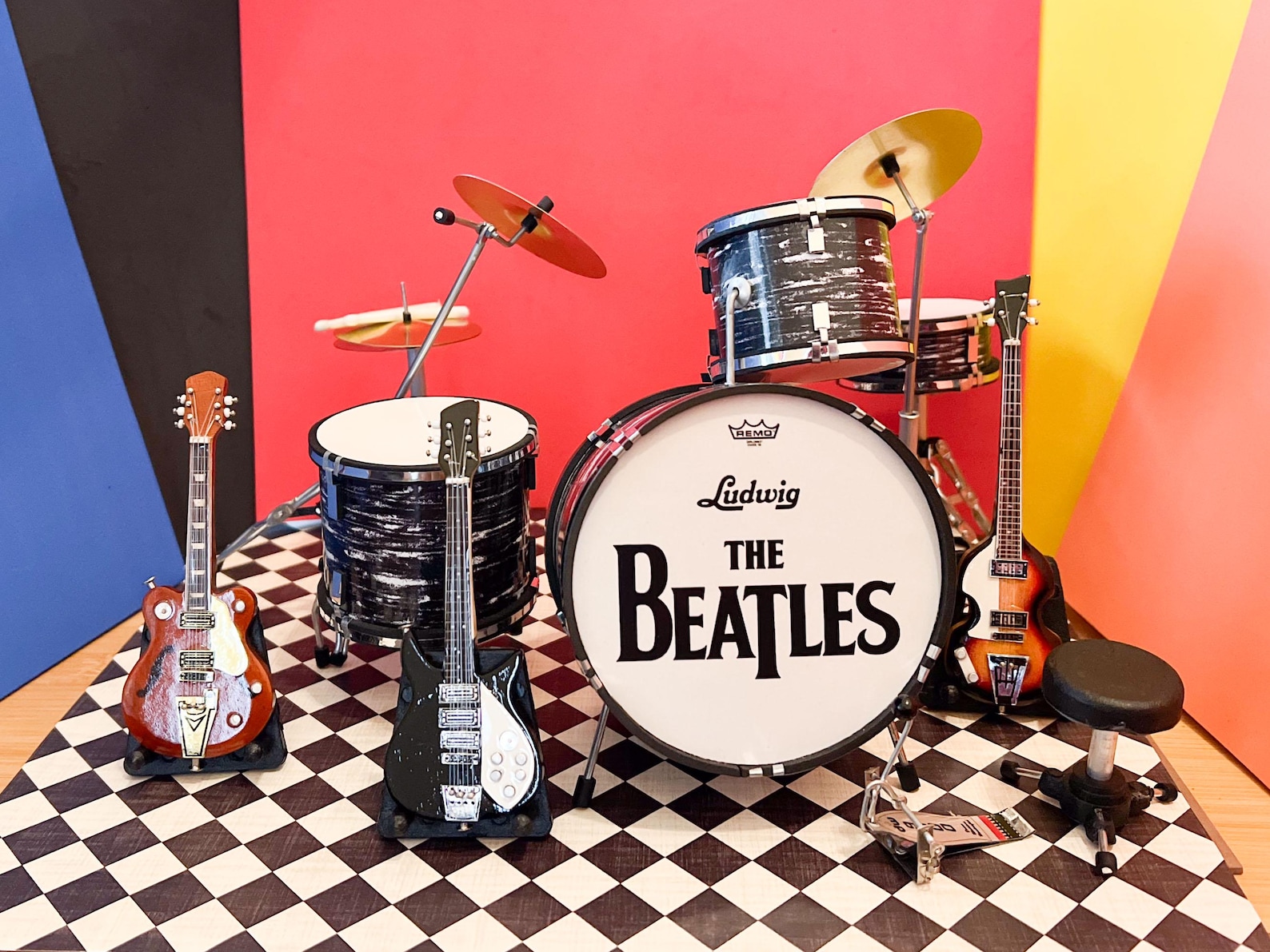 Dollhouse Beatles Ringo Starr Drum Set With Guitars - 1:6 Scale ...