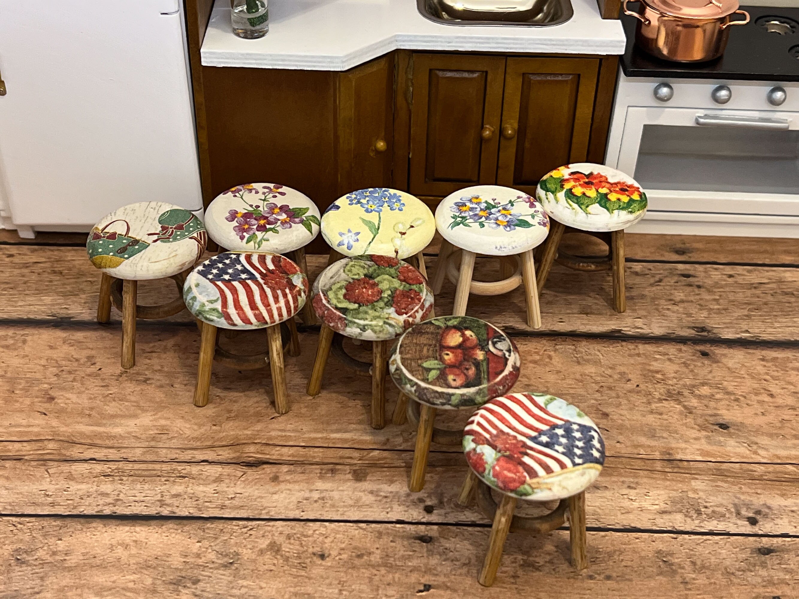 Dollhouse Miniature Wooden Stool, Dollhouse Cabin Stool, Dollhouse ...