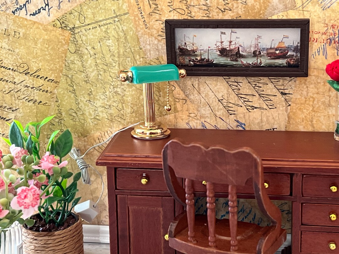 Miniature Retro Banker Desk Lamp 1:12 Scale – Working Dollhouse Office ...