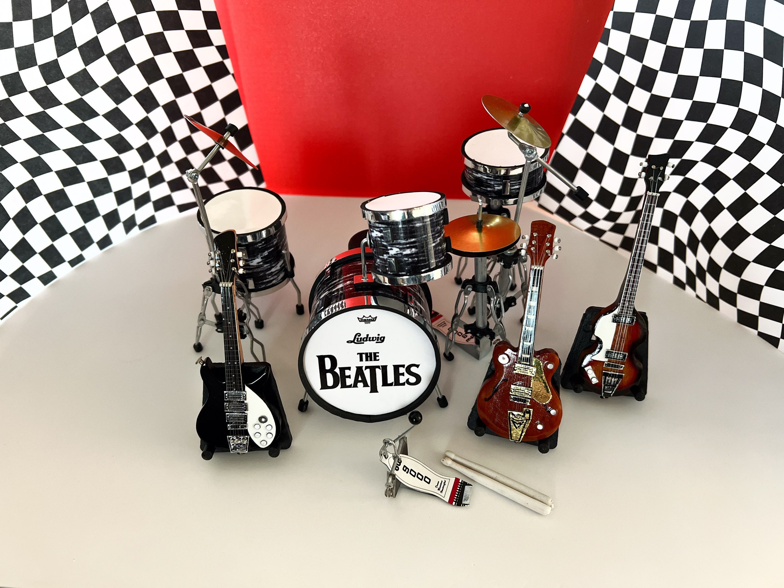 Dollhouse Beatles Ringo Starr Drum Set With Guitars - 1:6 Scale ...