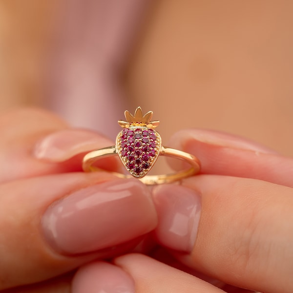 Strawberry Ring - Etsy