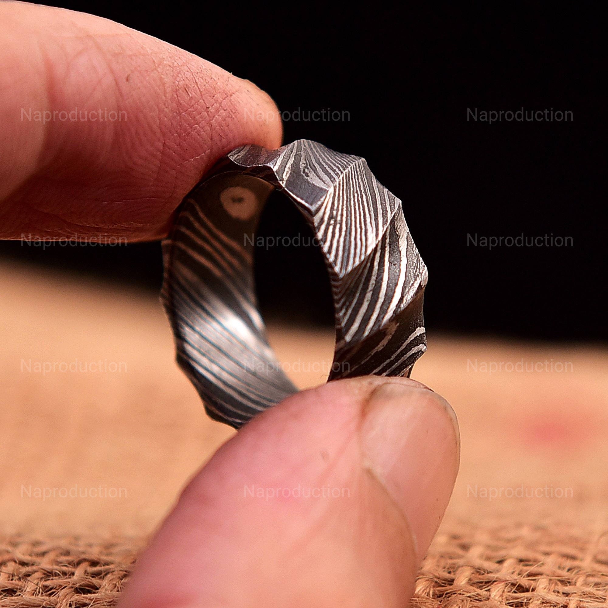 Damascus Steel Whiskey Barrel Ring, Man Wood Wedding Ring / Man Promise ...