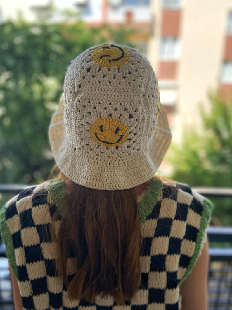 Crochet Smile Face Bucket Hat: Ecru Yellow Granny Square Hat - Etsy