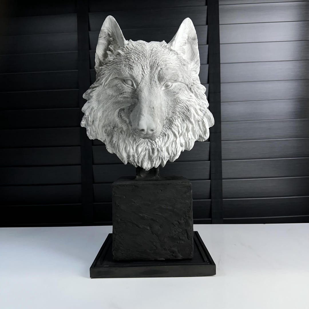 Handcrafted Wolf Bust Sculpture – Rustic Animal Statue for Home Decor ...
