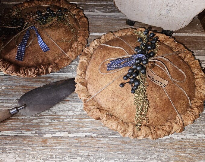 Faux Blueberry Pie: Primitive, Farmhouse, Blueberry Pie, Display - Etsy