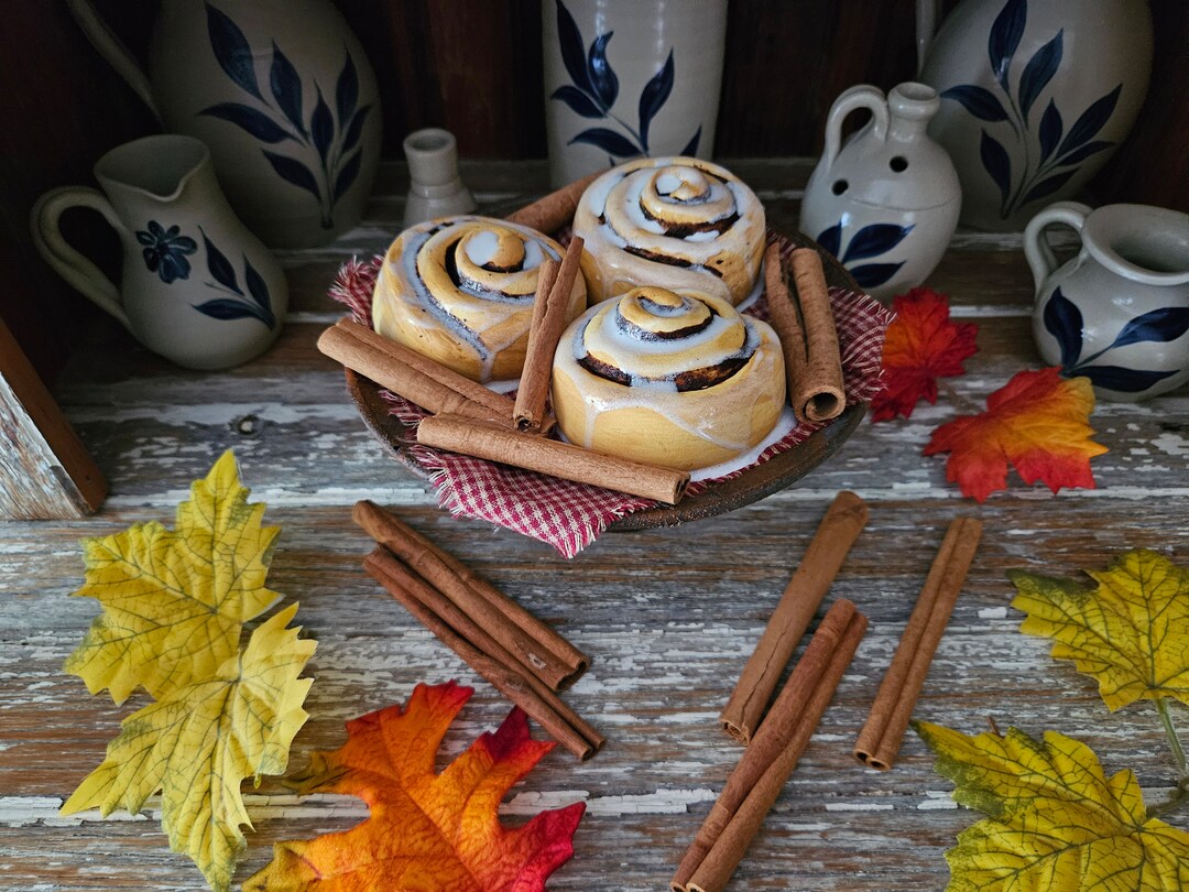Cinnamon Roll Display - Etsy