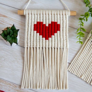 Macrame Heart Wall Tapestry Pixel Art, Valentine's Day Gift, Macrame ...