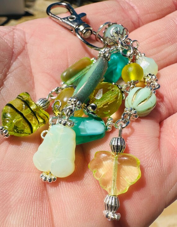 Keychain Uranium Glass Cat Face Green & Milk Glass UV… - Gem