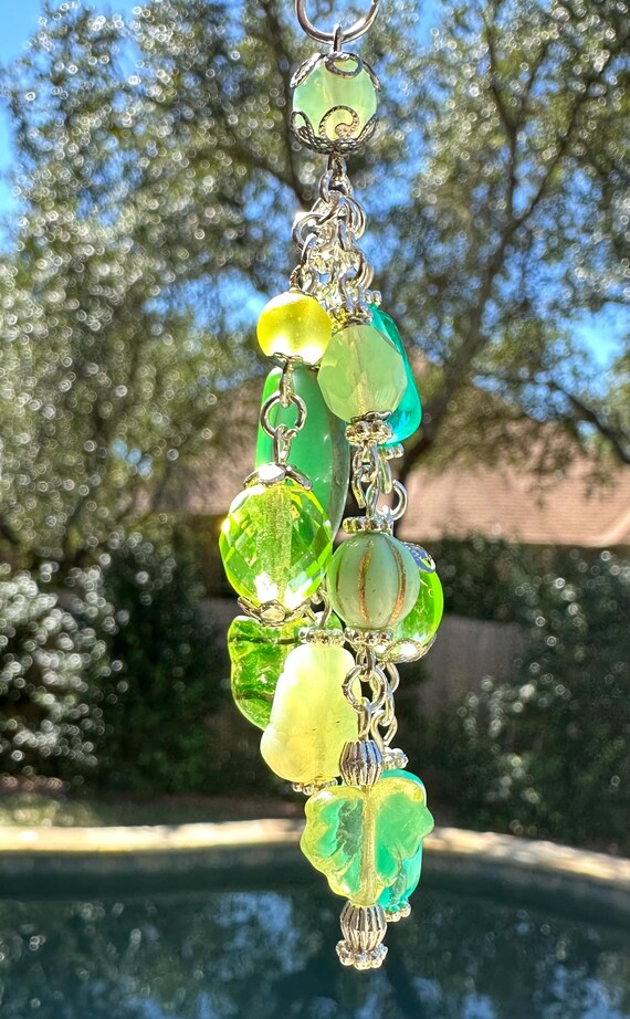 Keychain Uranium Glass Cat Face Green & Milk Glass UV… - Gem